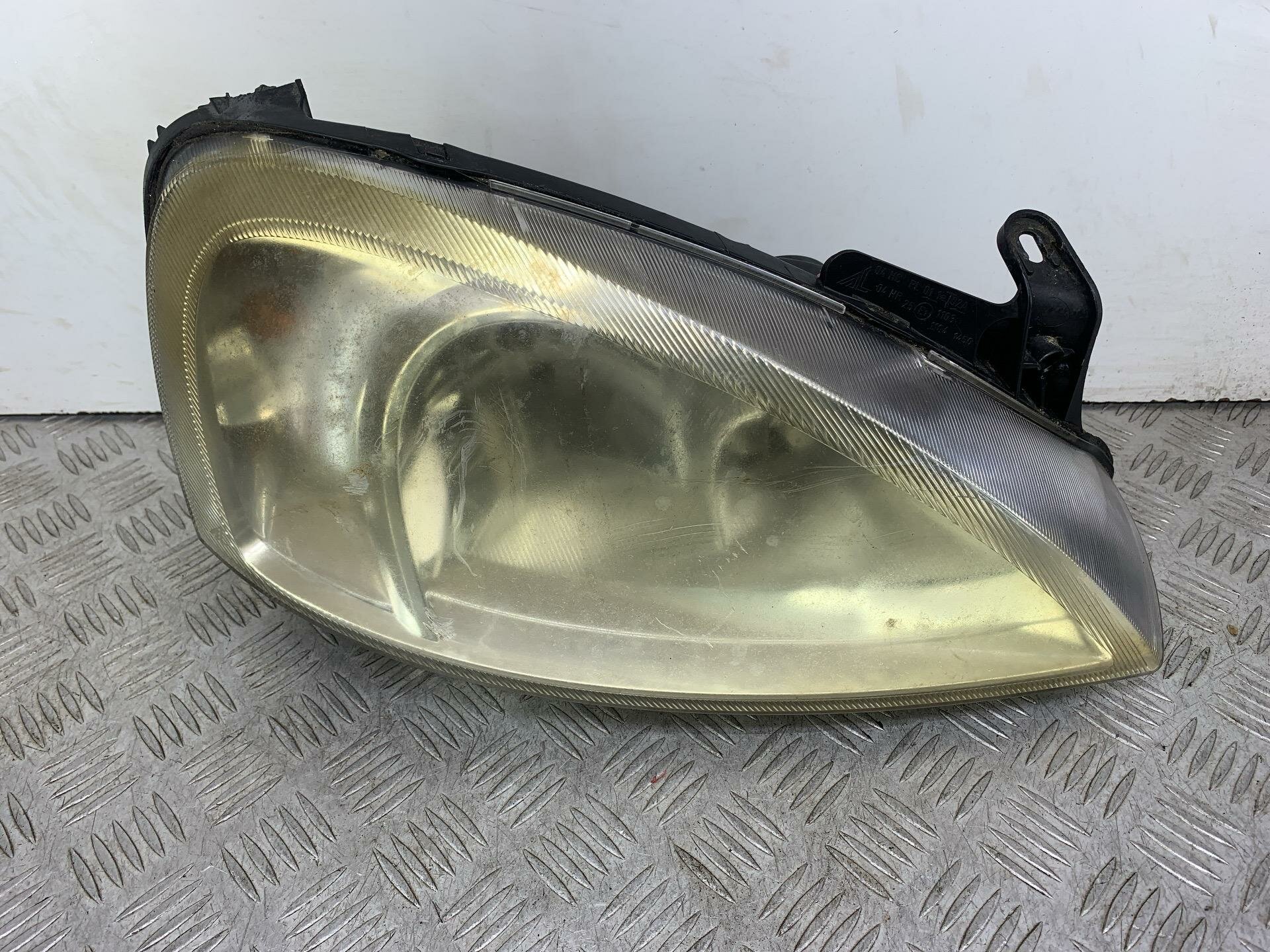 Фара правая Opel Corsa C 2003