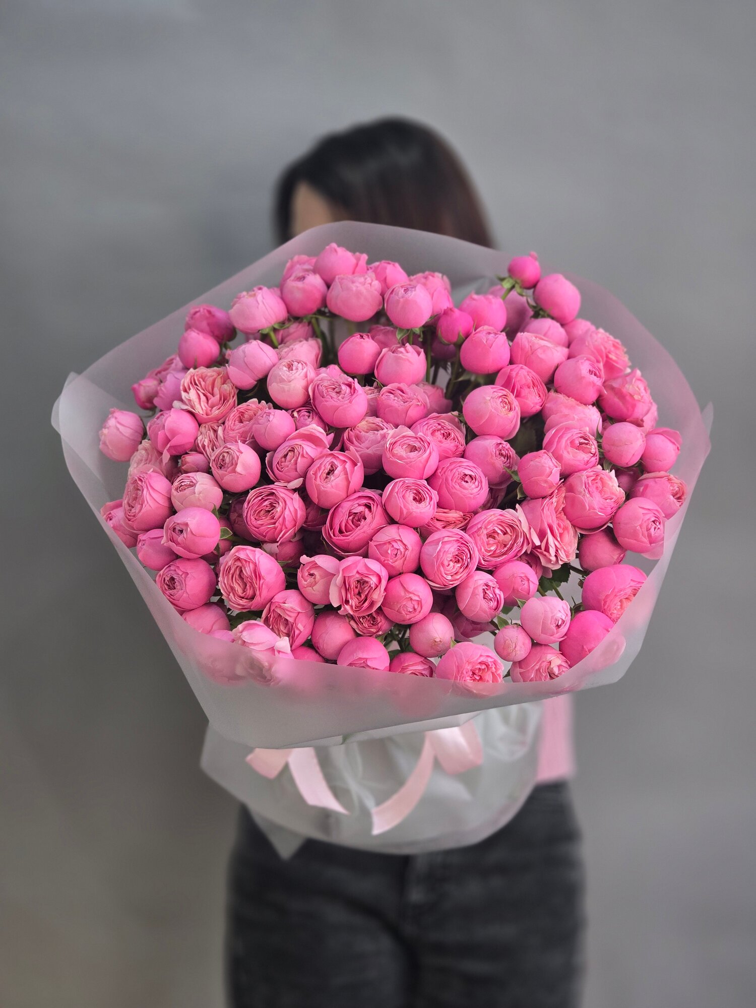 Букет из 35 кустовых пионовидных роз, размер M, от "Di_Flowerslab"