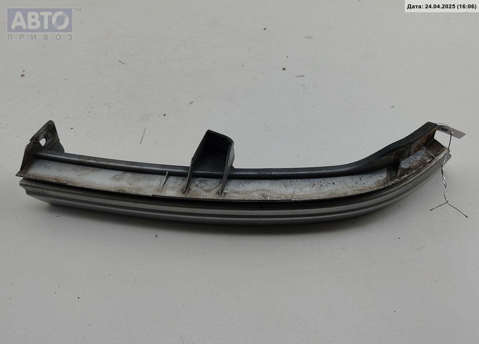 Ус под фару правый Opel Zafira A (1999-2005)