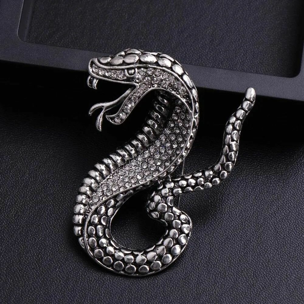 Брошь, стразы