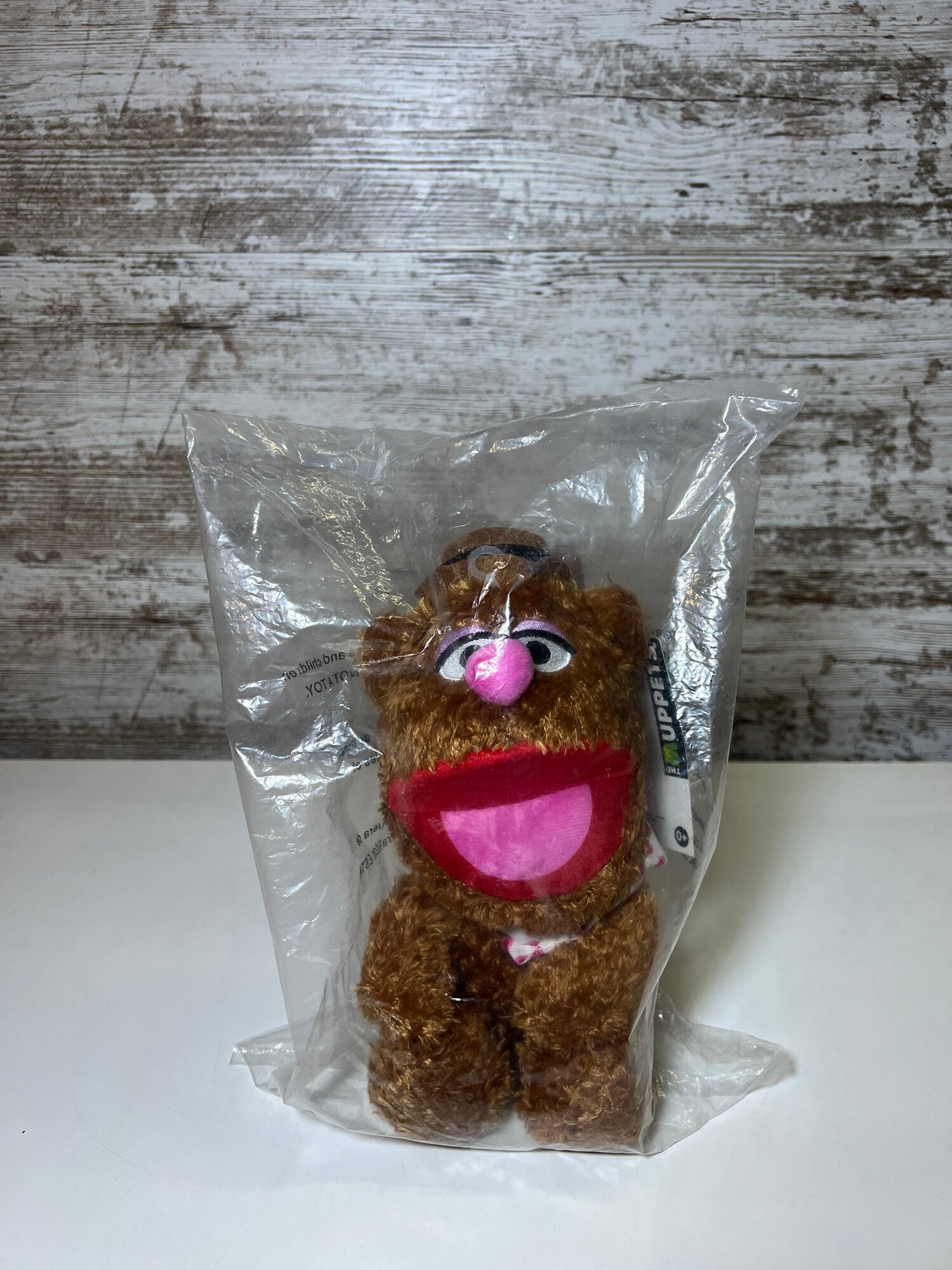 Мягкая игрушка Медведь Фоззи, Fozzie Bear , Muppets, 21 см, от Kidrobot