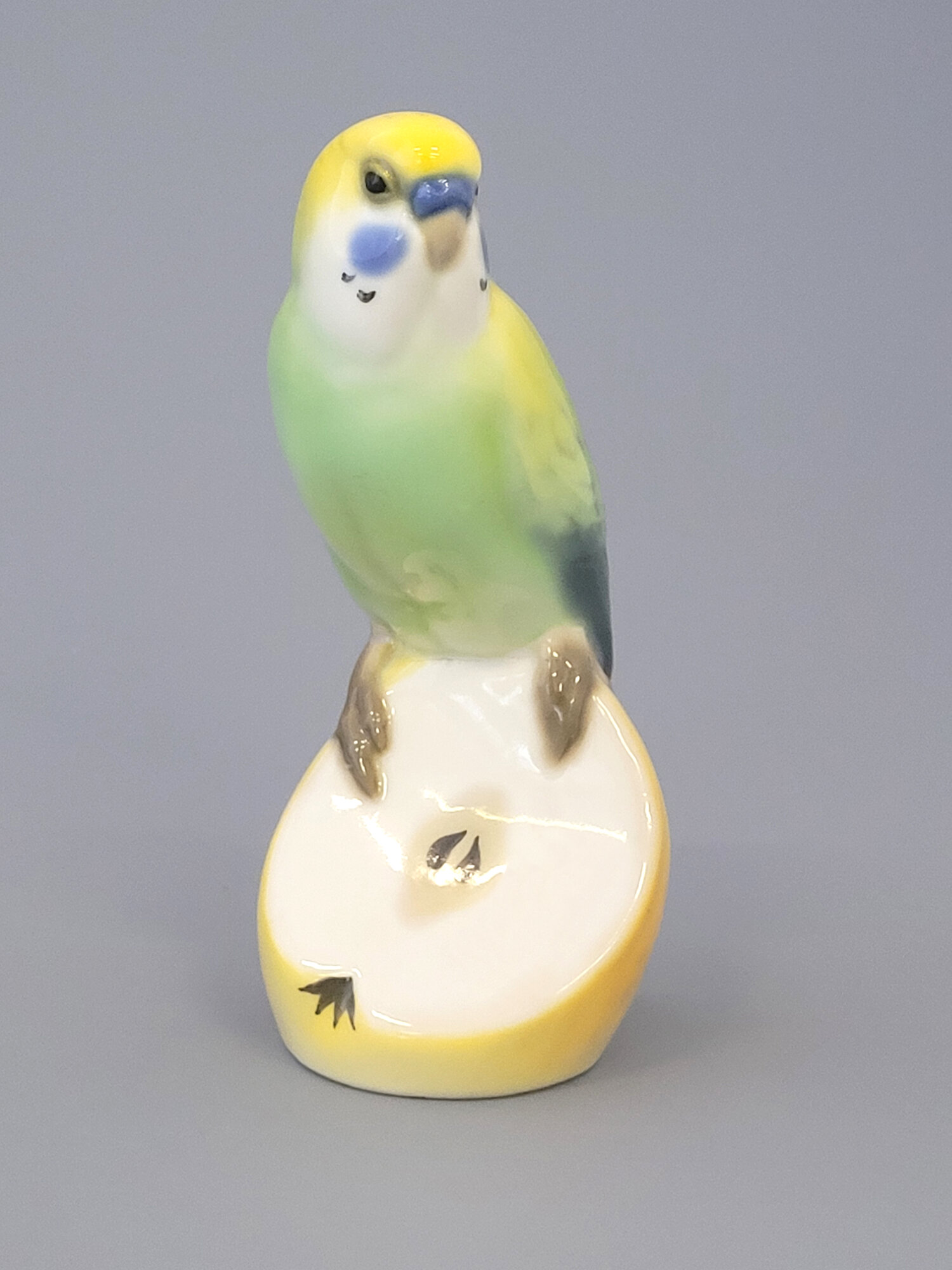 Фарфоровая скульптура Волнистый попугайчик рисунок Кеша, Императорский фарфоровый завод , мягкий фарфор