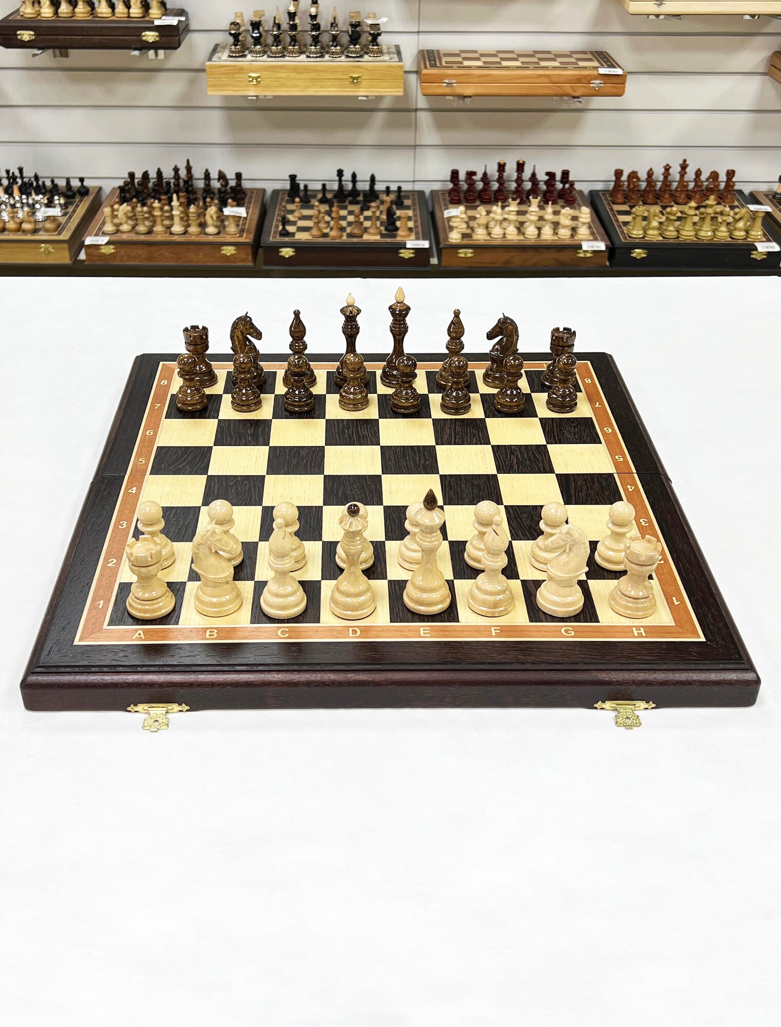 Шахматы деревянные Рыцарские венге большие