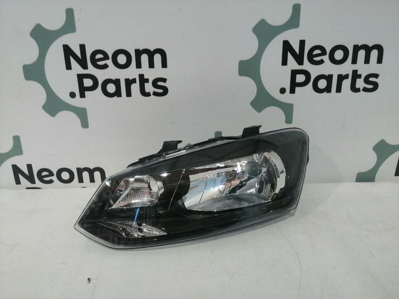 Фара левая Volkswagen Polo 5 2010-2015