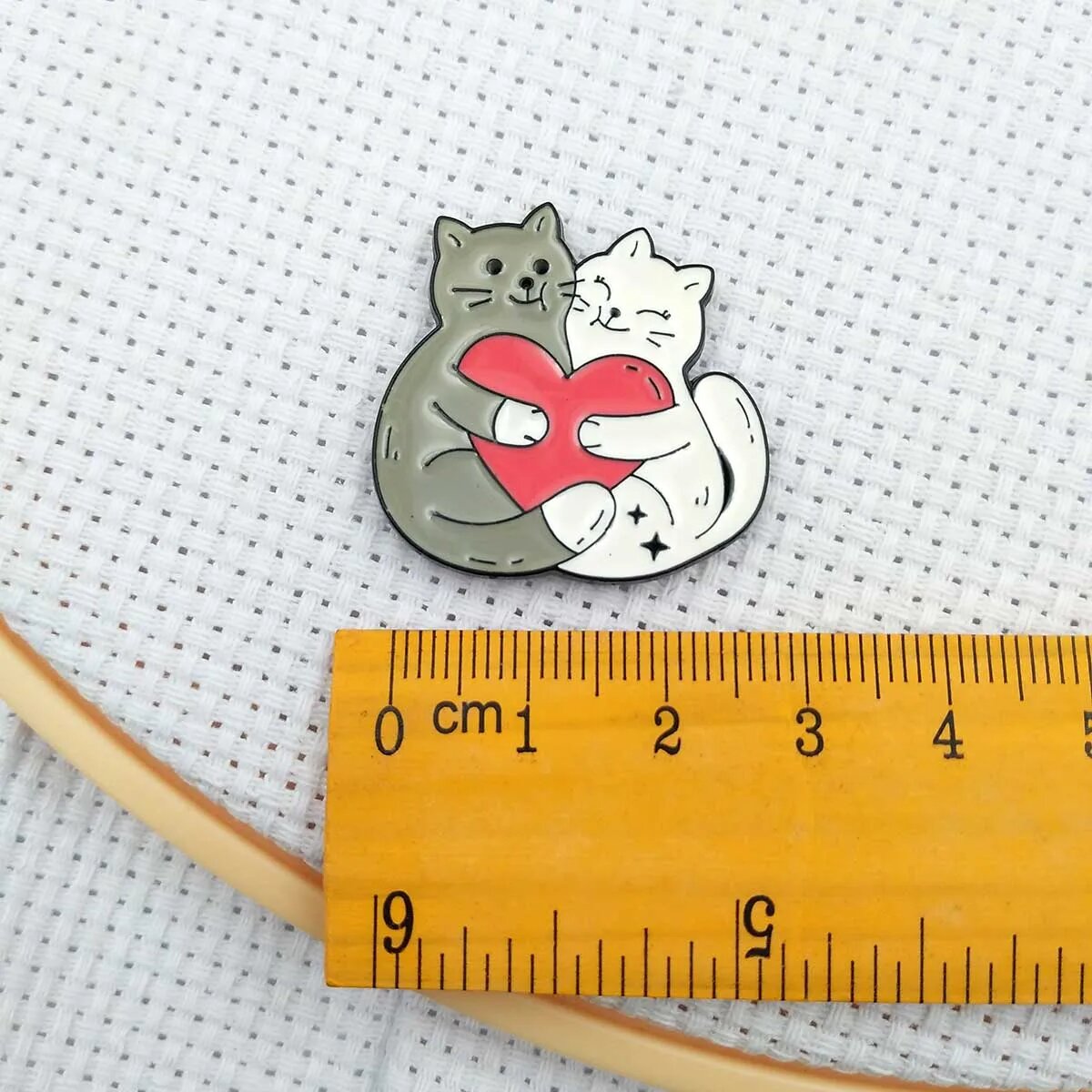Игольница "Кошки с сердцем", Type A