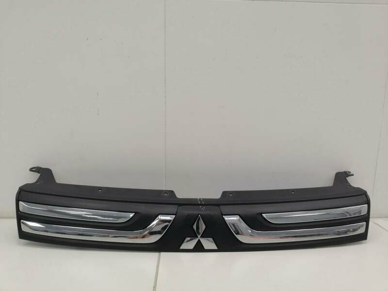 Решетка радиатора Mitsubishi Outlander GF 2012-2022