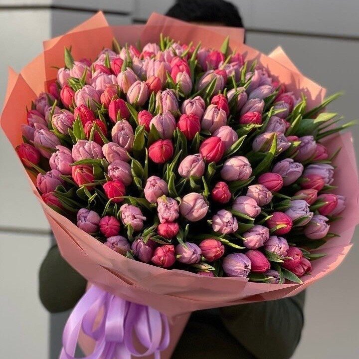 Букет из розовых и фиолетовых тюльпанов 101 шт, красивый букет цветов, шикарный, премиум цветы, премиум букет