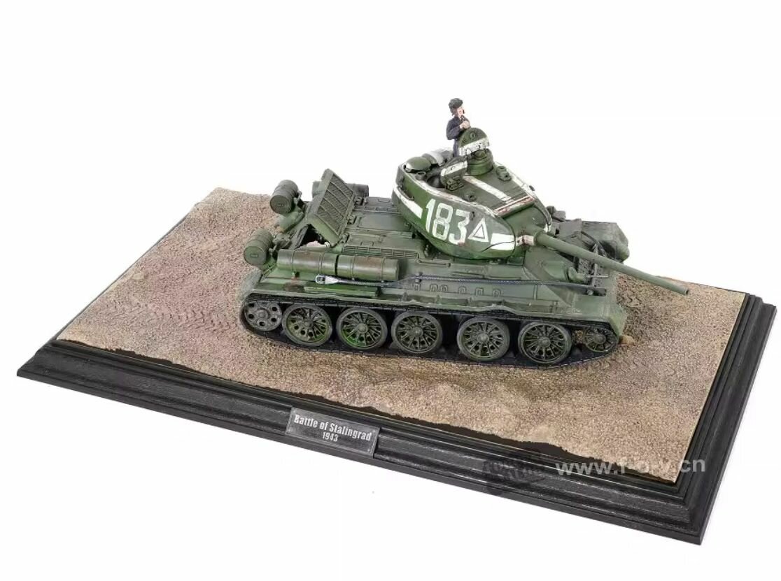 FOV 1:32 Советский танк Т-34-85 с городским камуфляжем (Берлинская операция 1945) - готовая коллекционная модель из металла