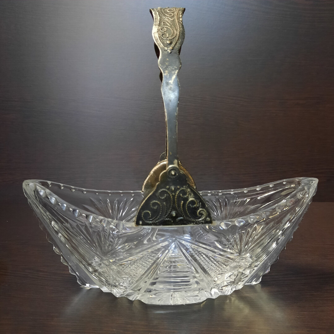 Салатник "ладья" хрустальный с мельхиоровой ручкой. СССР.