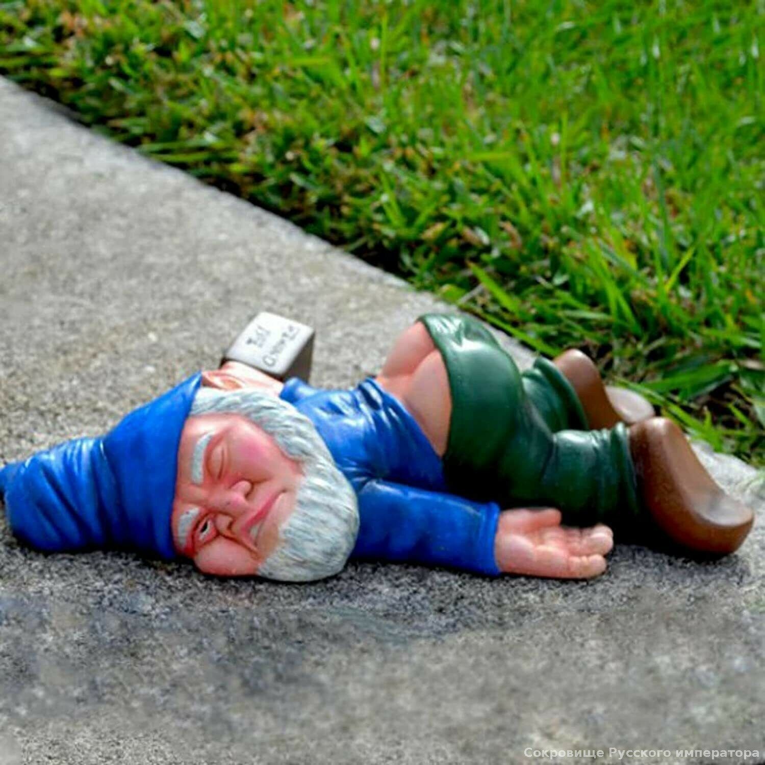 Скульптура садового гнома пьяного (веселый, смола) для дачи, сада, подарок