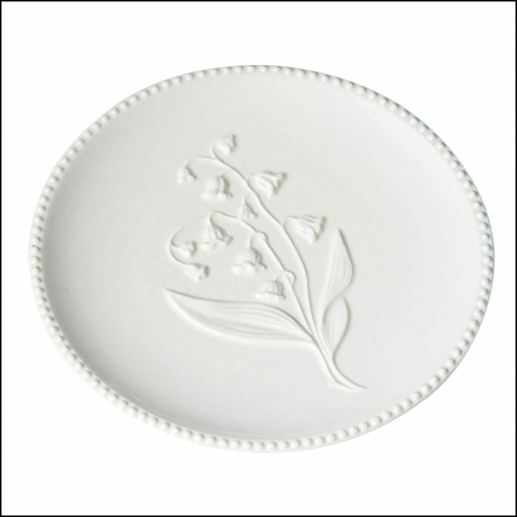Эксклюзивная тарелка из керамики с 3Dрисунком ландыша, 16.8х16.8 см, для выпечки