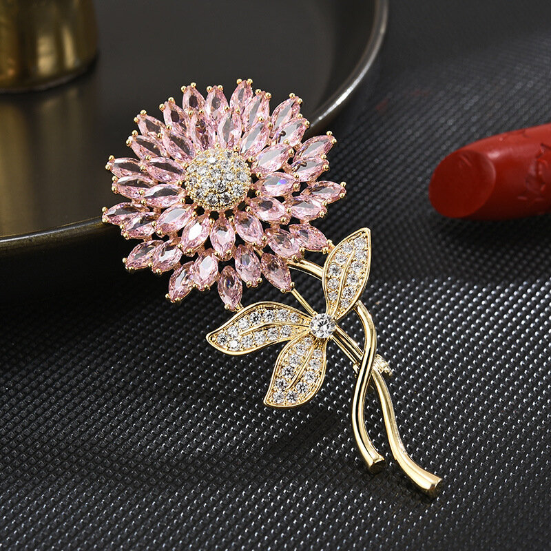 Брошь, циркон