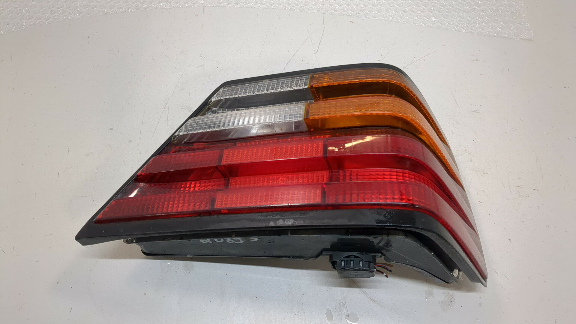 Фонарь (задний) правый Mercedes 124 Б/У