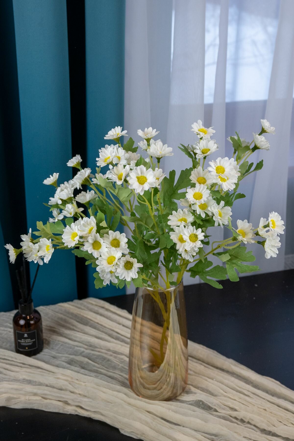 Искусственные цветы для декора и интерьера флористические премиум Ромашка белая 2 ветки 55см