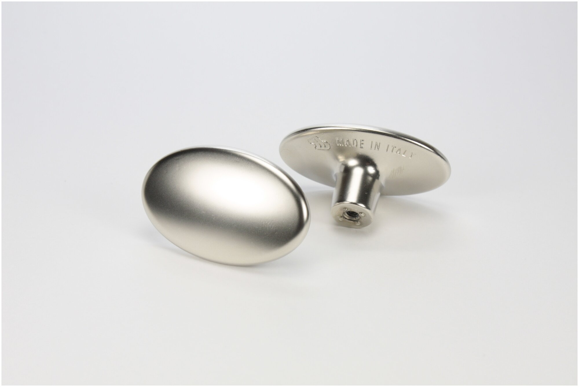 Ручка мебельная кнопка Frida 48мм ROBERTO MARELLA Матовый никель 1шт