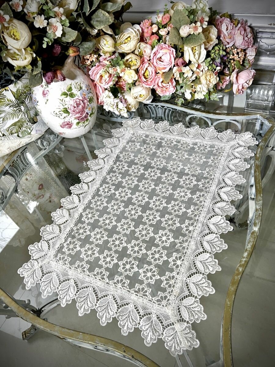 Салфетка AJOURELE "Прованс", бежевая, с декором из кружева, подарочная упаковка