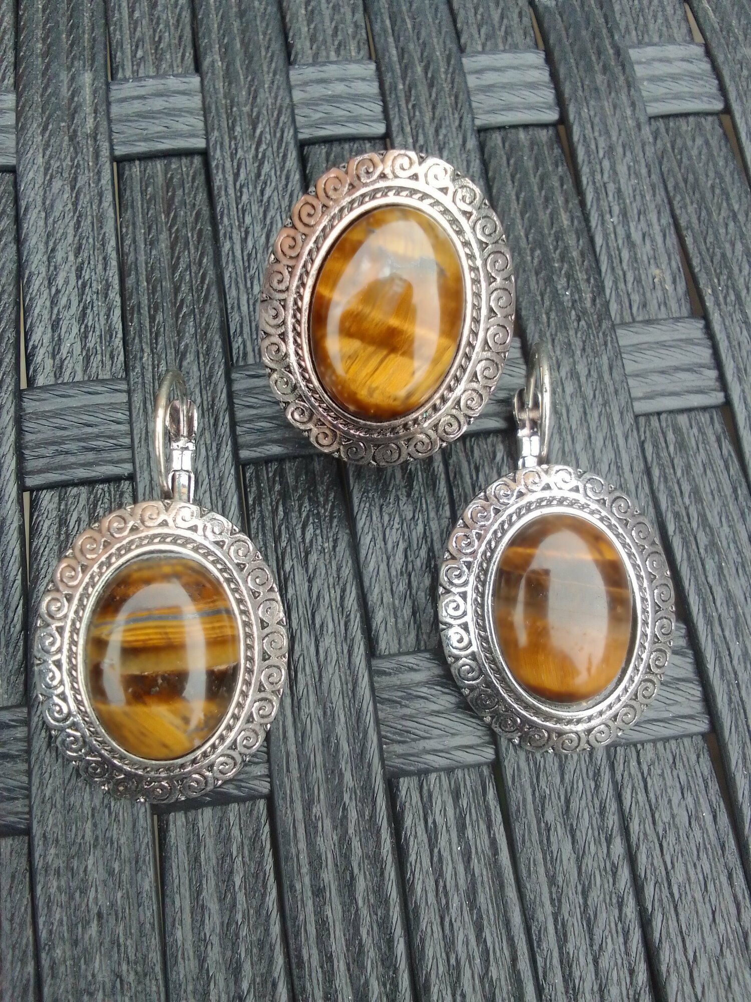 Комплект бижутерии: кольцо, тигровый глаз