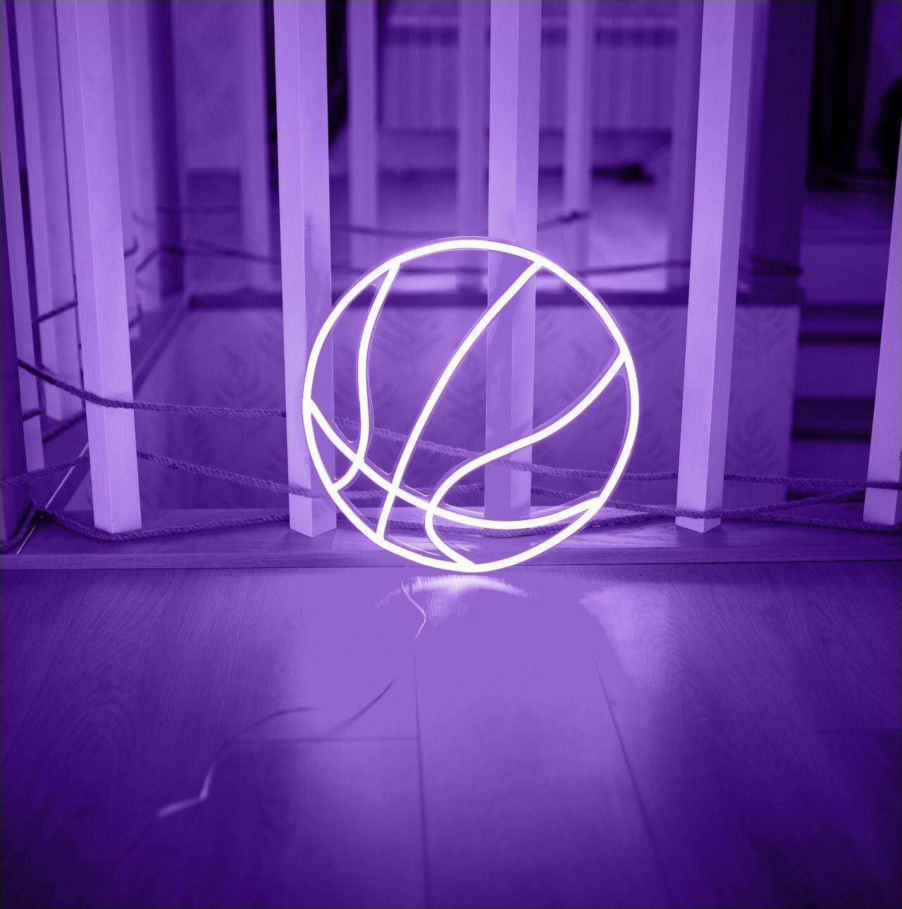 Неоновый светильник Elmarto баскетбольный мяч, 40 см, фиолетовый