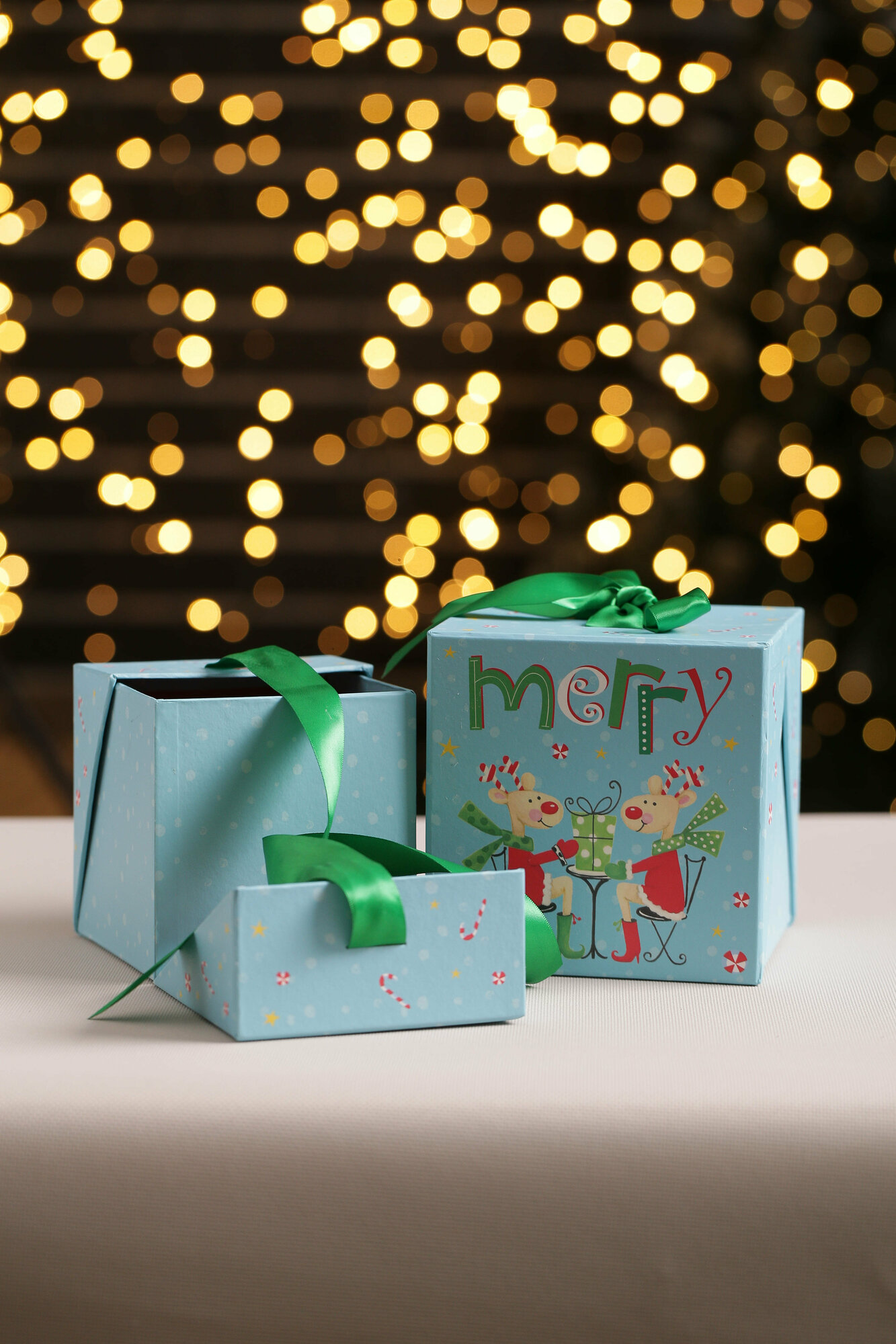 Подарочная коробка (S=12x12x12см)