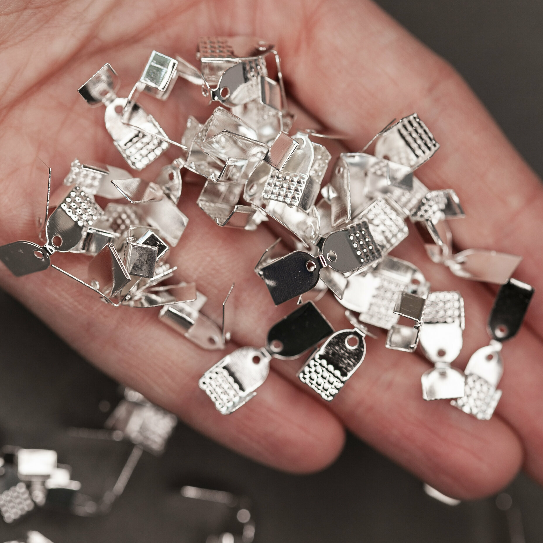 Концевик для шнура / Зажим для ленты 11x6x5 мм. серебристый, комплект из 50 шт.