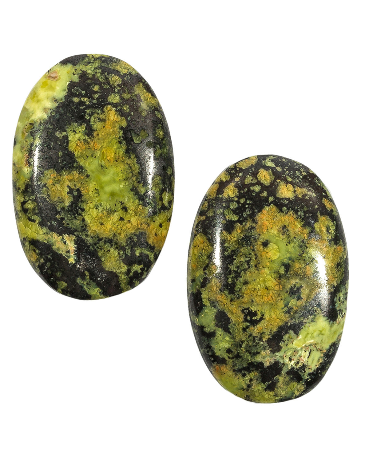 Пара кабошонов из лизардита, размер 34х22х5 мм, вес 16 грамм, месторождение: Хакасия