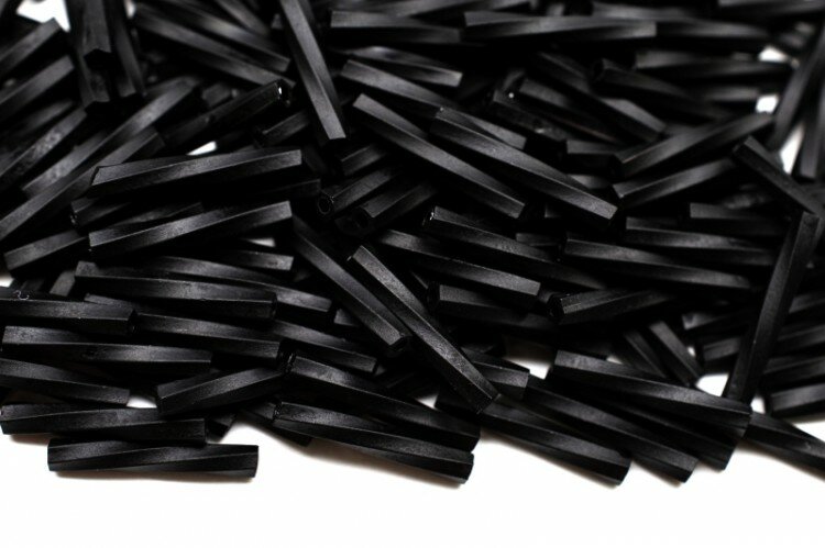 Бисер японский Miyuki Twisted Bugle 12мм #0401F черный, матовый непрозрачный, 10 грамм