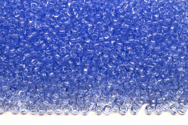 Бисер японский TOHO круглый 15/0 #0013 светлый сапфир, прозрачный, 10 грамм