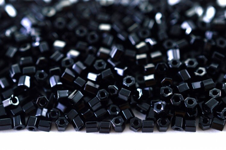 Бисер японский TOHO Hexagon шестиугольный 11/0 #0049 черный, непрозрачный, 5 грамм