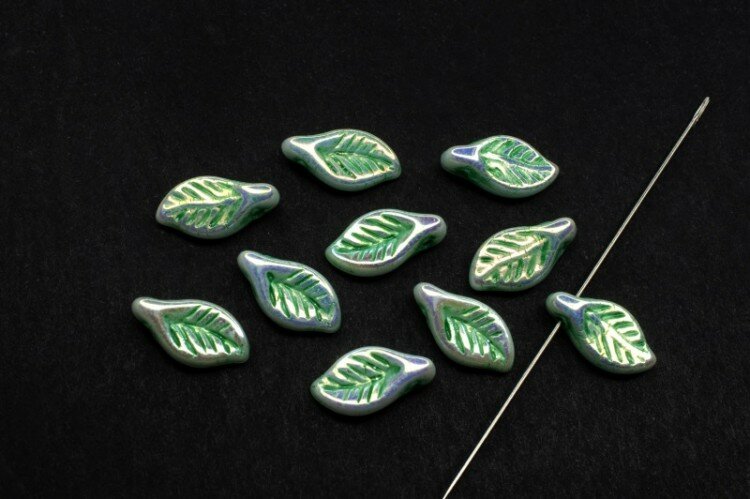 Бусина Листочек 12х6х3мм, цвет 02010/28703/54316 белый/зеленый, непрозрачная, 735-167, 10шт