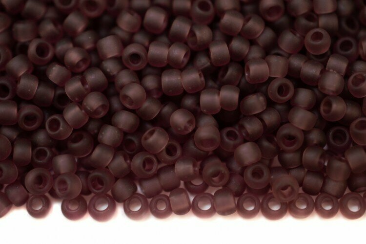 Бисер японский TOHO круглый 8/0 #0006BF аметист, матовый прозрачный, 10 грамм