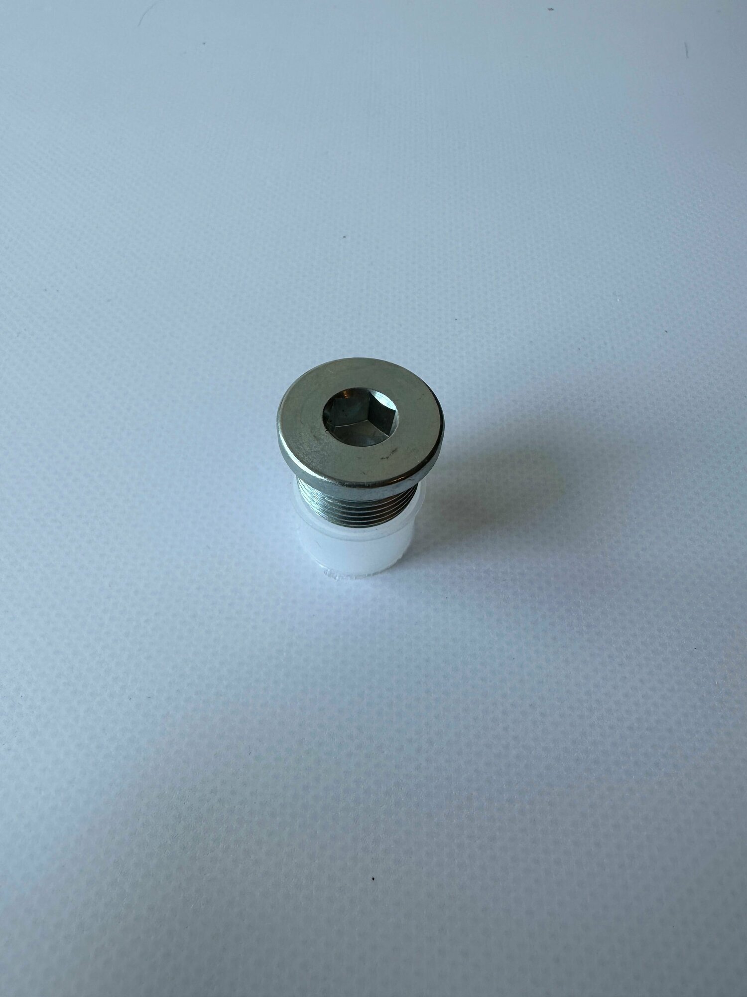 Пробка кпп, сливная, нижняя N10037105