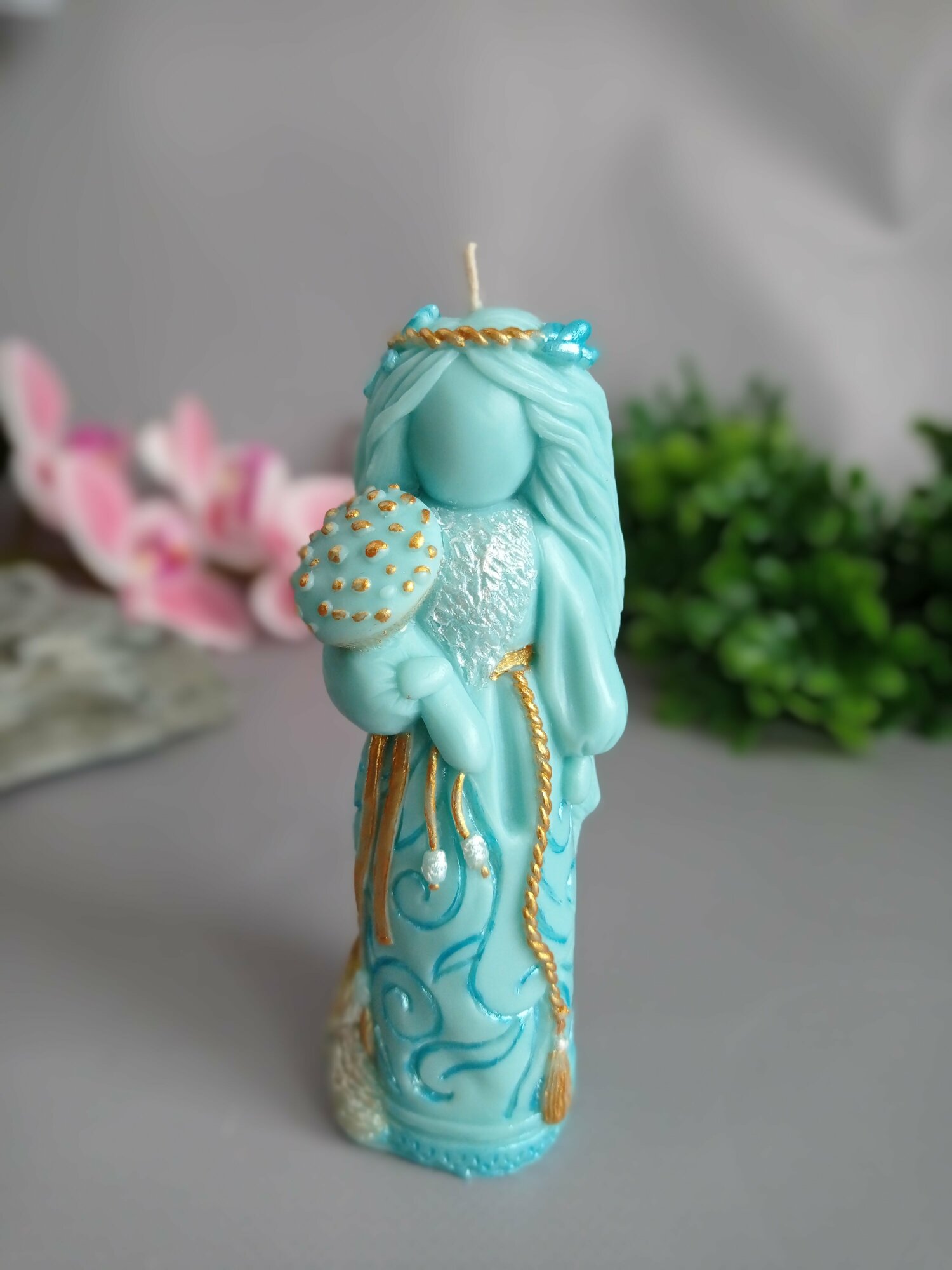 Свеча DekorAng "Берегиня Лисица", фигурная, пчелиный воск, ручная работа, ручная роспись, бирюзовая, 14x5x5 см,