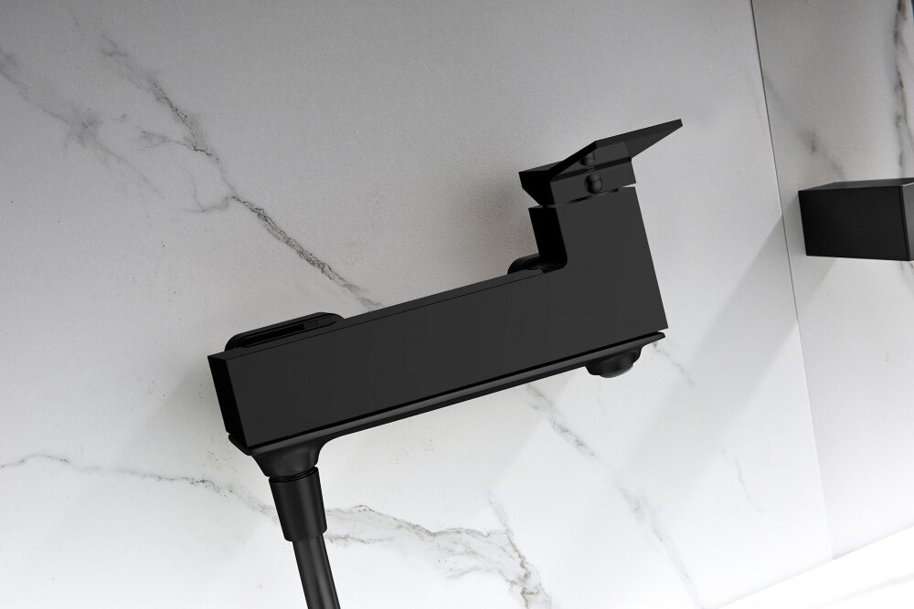 Смесители для ванны и душа из латуни с лейкой и шлангом Ganzer GZ05132-C черный