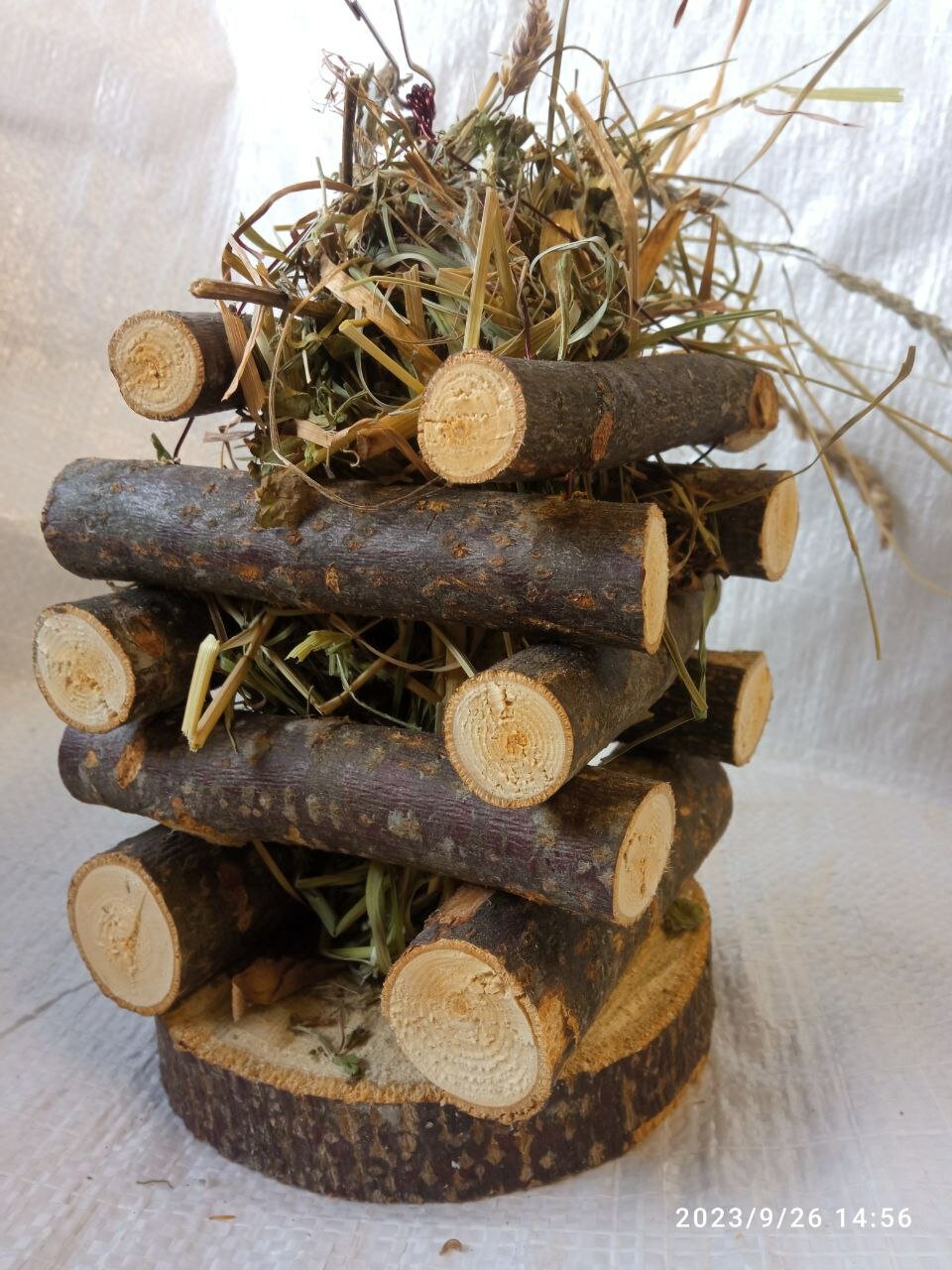 Подвесная сенница для грызунов ChinZoo, кормушка для сена деревянная