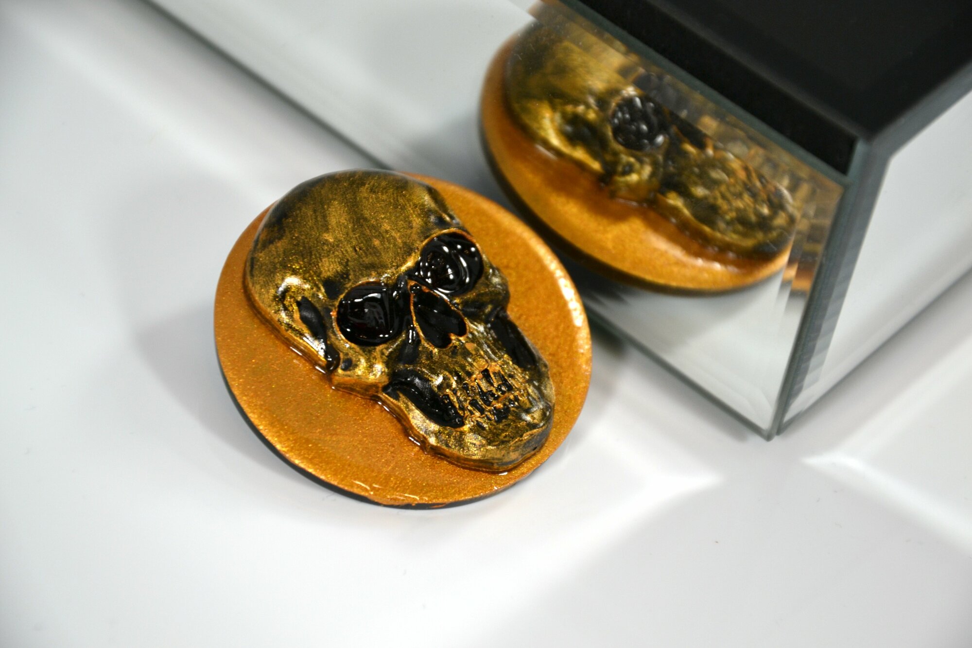 Брошь, гранат