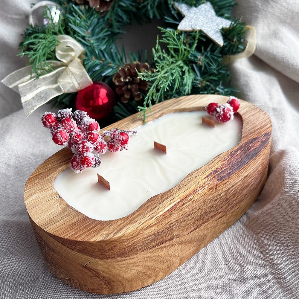 Свеча ароматическая в дереве с ароматом имбирный пряник, соевый воск и три деревянных фитиля, ручная работа