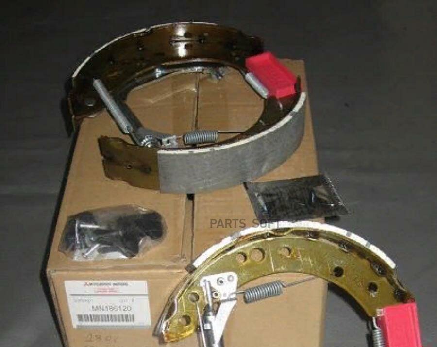 MITSUBISHI MN186120 Колодки тормозные ()