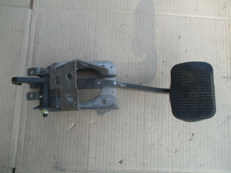 Педаль тормоза 98AB2450LE 1148940 Форд Фокус 1 с МКПП