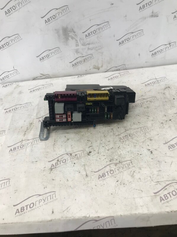 блок предохранителей MB C 220 CDI W204 Рестайлинг a2049060105