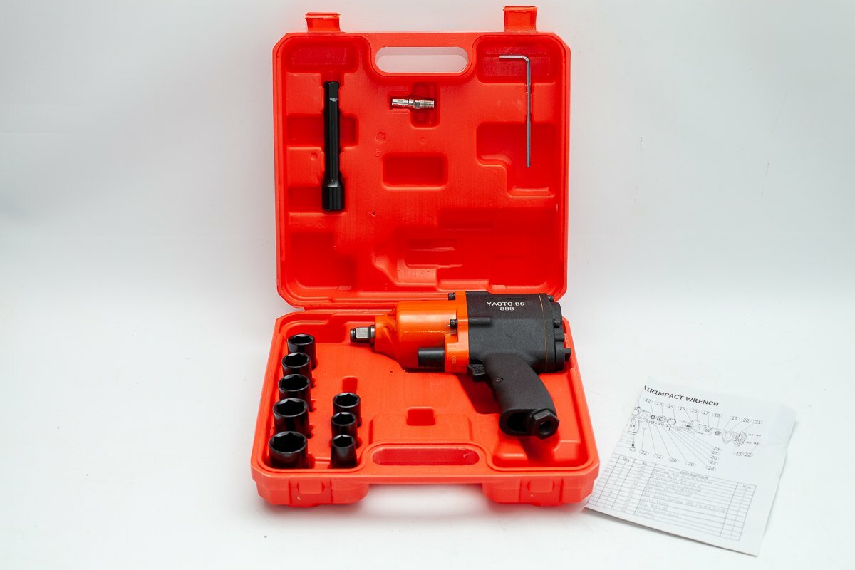 Пневмогайковерт ударный с набором головок YAOTO 888 1260 NM