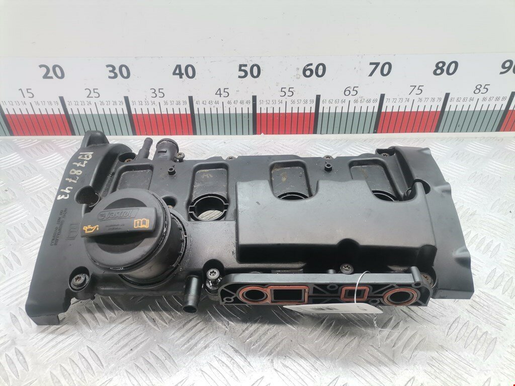 Крышка клапанная Volkswagen Golf 5 арт. 2077717