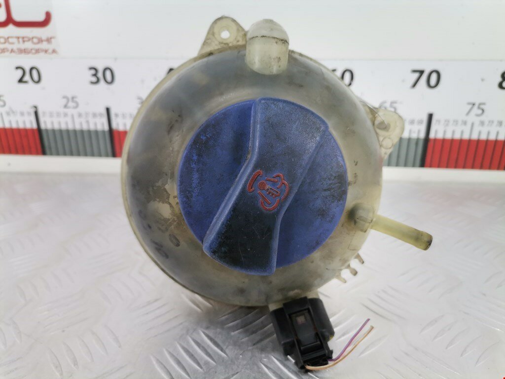 Бачок расширительный Skoda Octavia 1U 1J0121403B арт. 1547630
