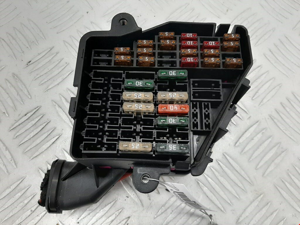 Блок предохранителей Audi A6 C6 8D1941824 арт. 842021