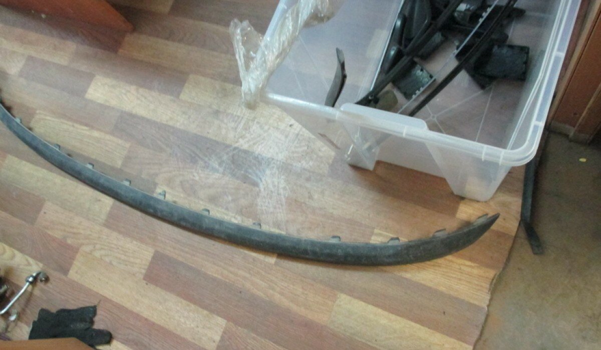 Накладка заднего бампера Focus II Ford 4M5117E911A