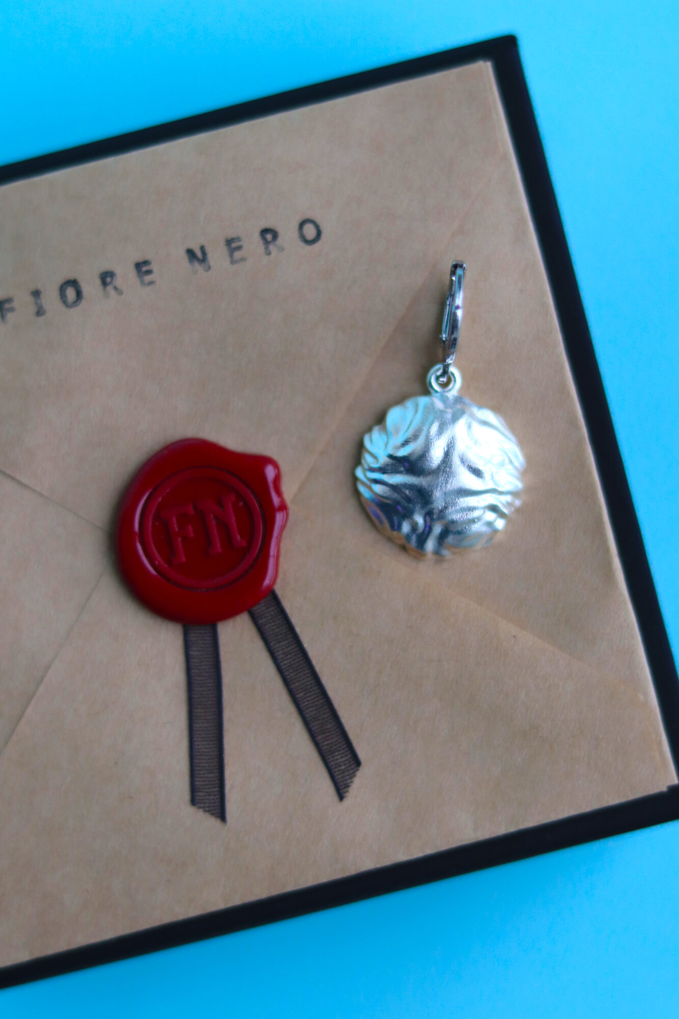 Моносерьга