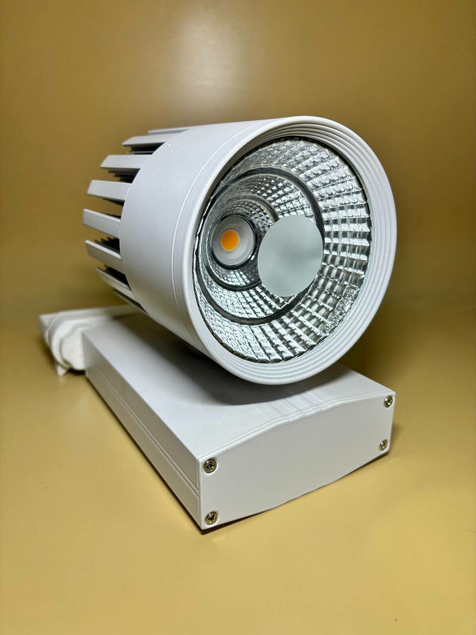 Трековый светильник Faros 10W 3000k LGD-538WH на штанге, подвесной