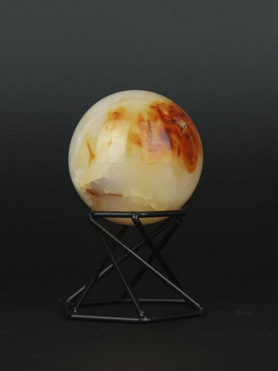 Шар из сердолика 50 мм на подставке