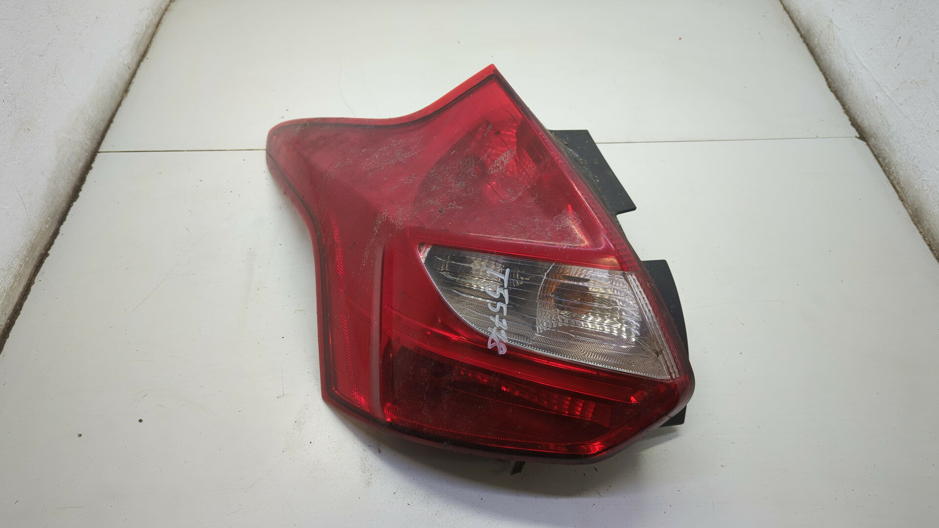 Фонарь (задний) левый Ford Focus 3 Б/У