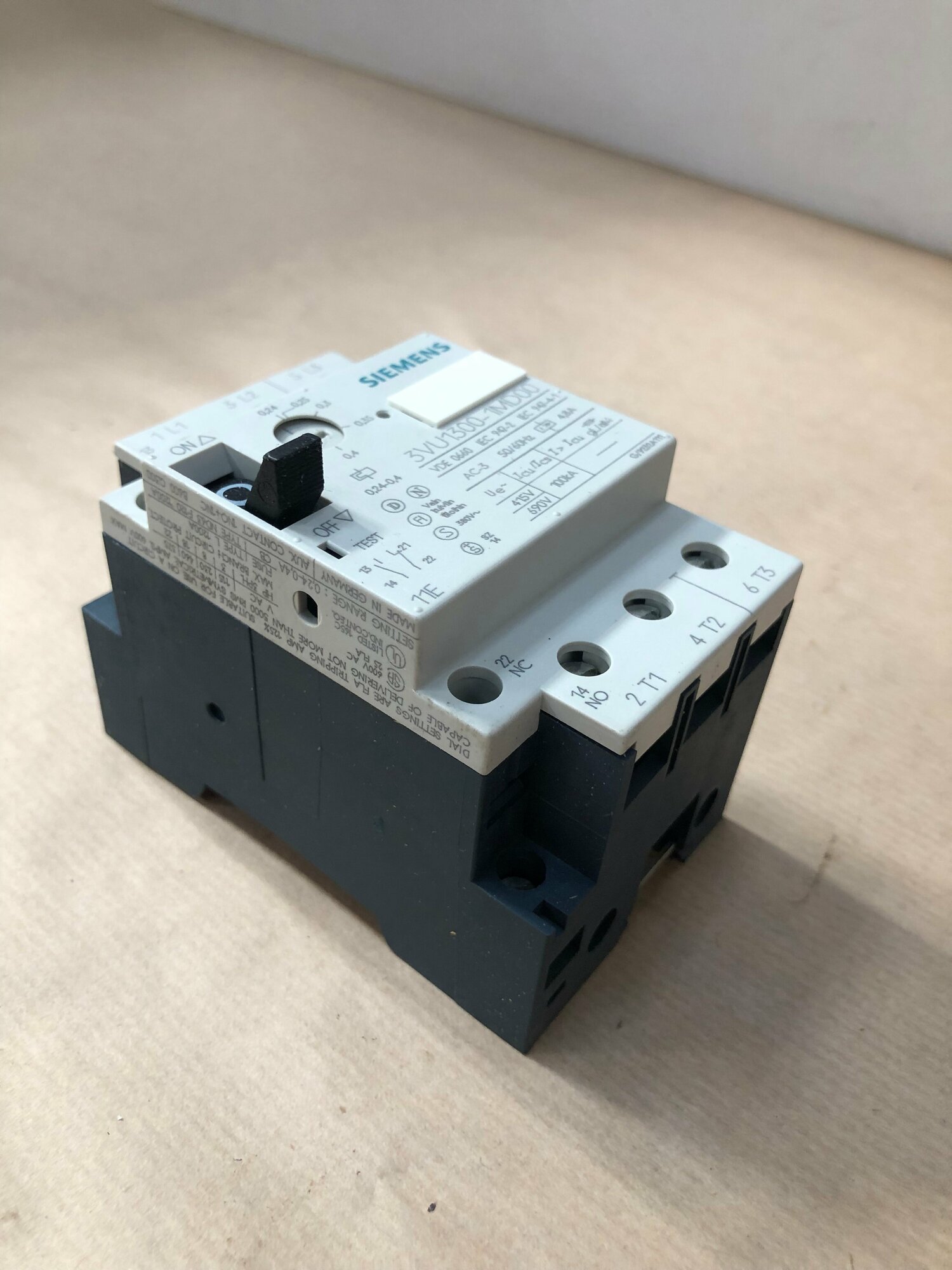 Выключатель автоматический SIEMENS 3VU1300-1MD00