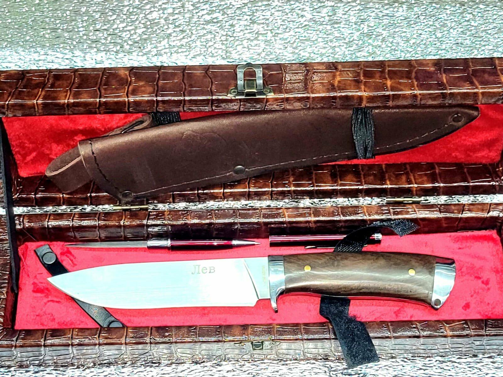 Нож туристический Лев разделочный в чехле ножнах и подарочный кожаный футляр , ручка нож. (Сталь65х13: модель 3)